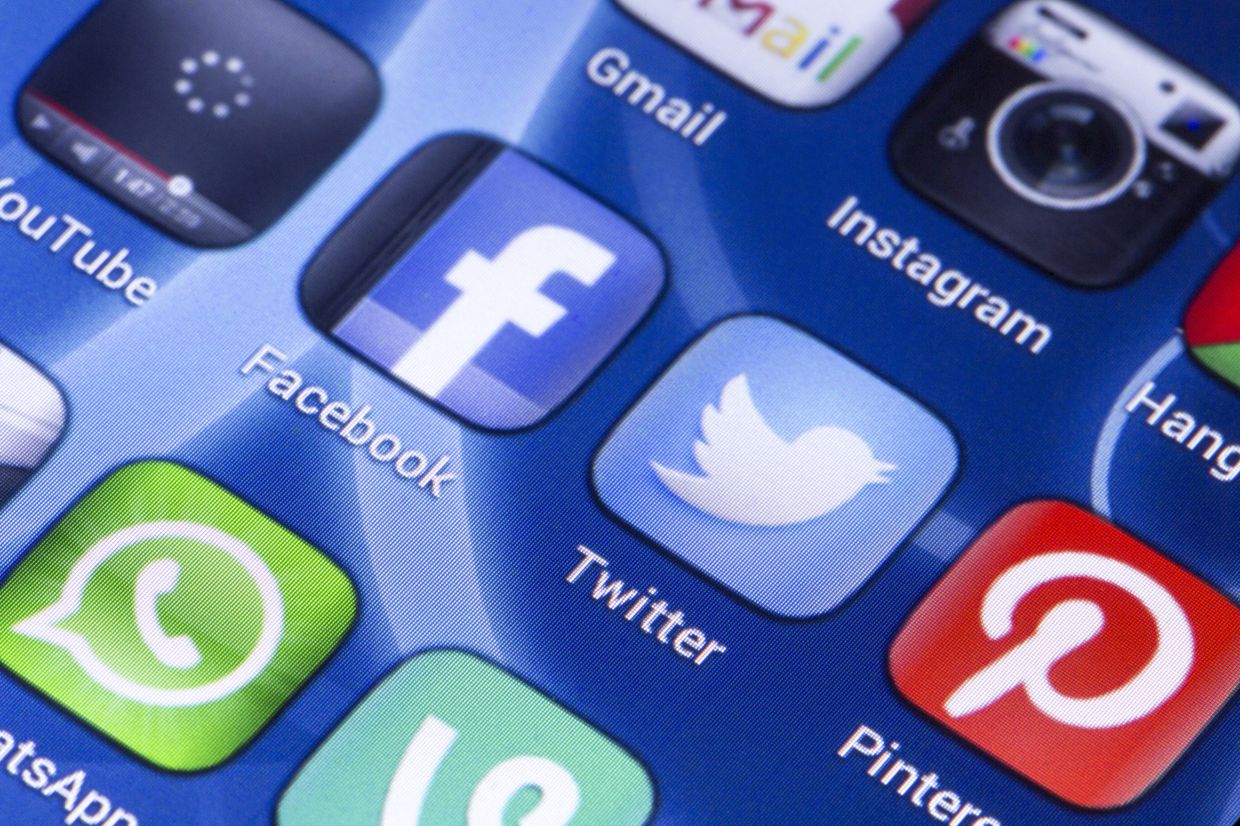 How to spot fake social media accounts and Internet trolls ~ Hartage ...